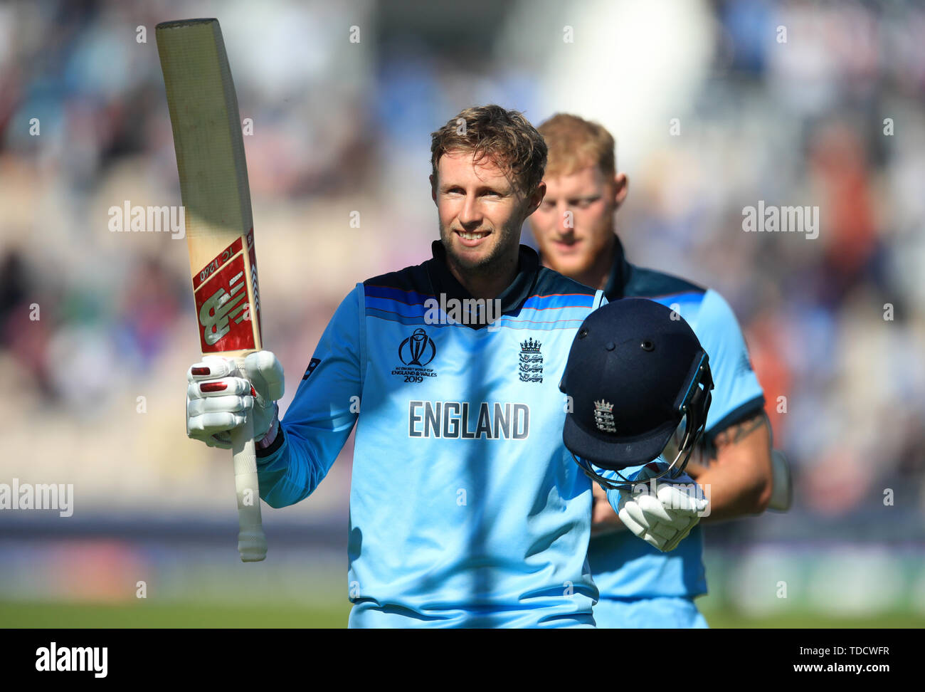 Raises bowl hi-res stock photography and images - Alamy