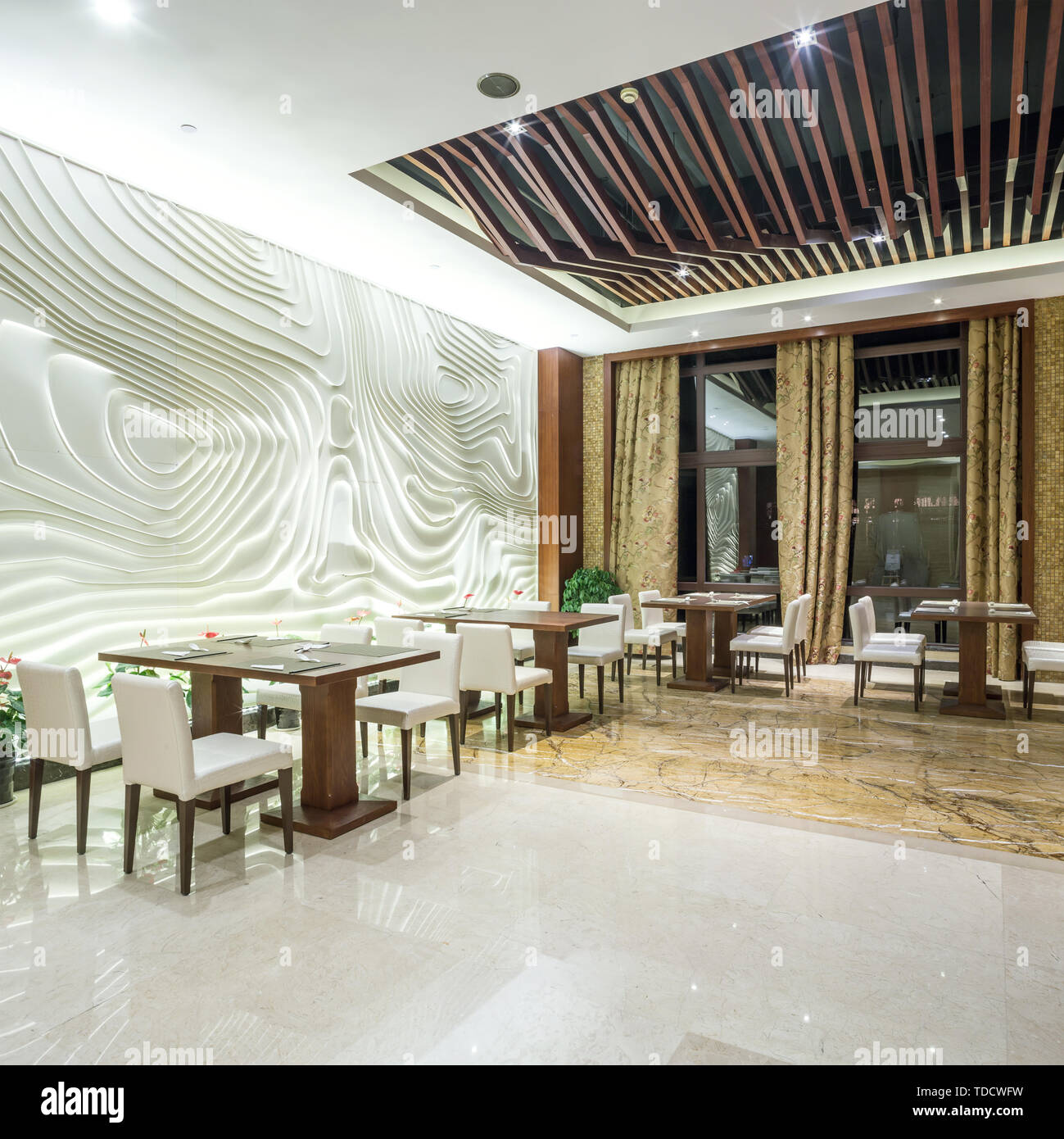 Resturant inside hi-res stock photography and images - Alamy