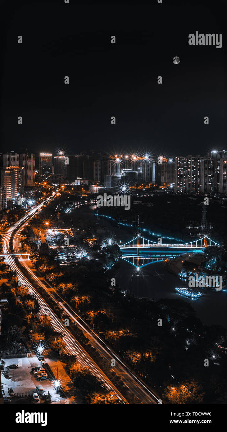Dusk model and bus hi-res stock photography and images - Alamy