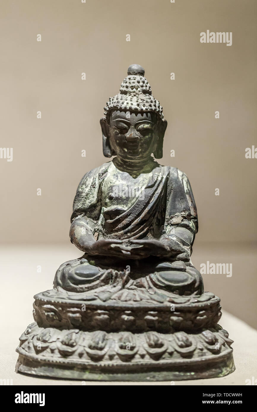 Ming dynasty buddha hi-res stock photography and images - Alamy