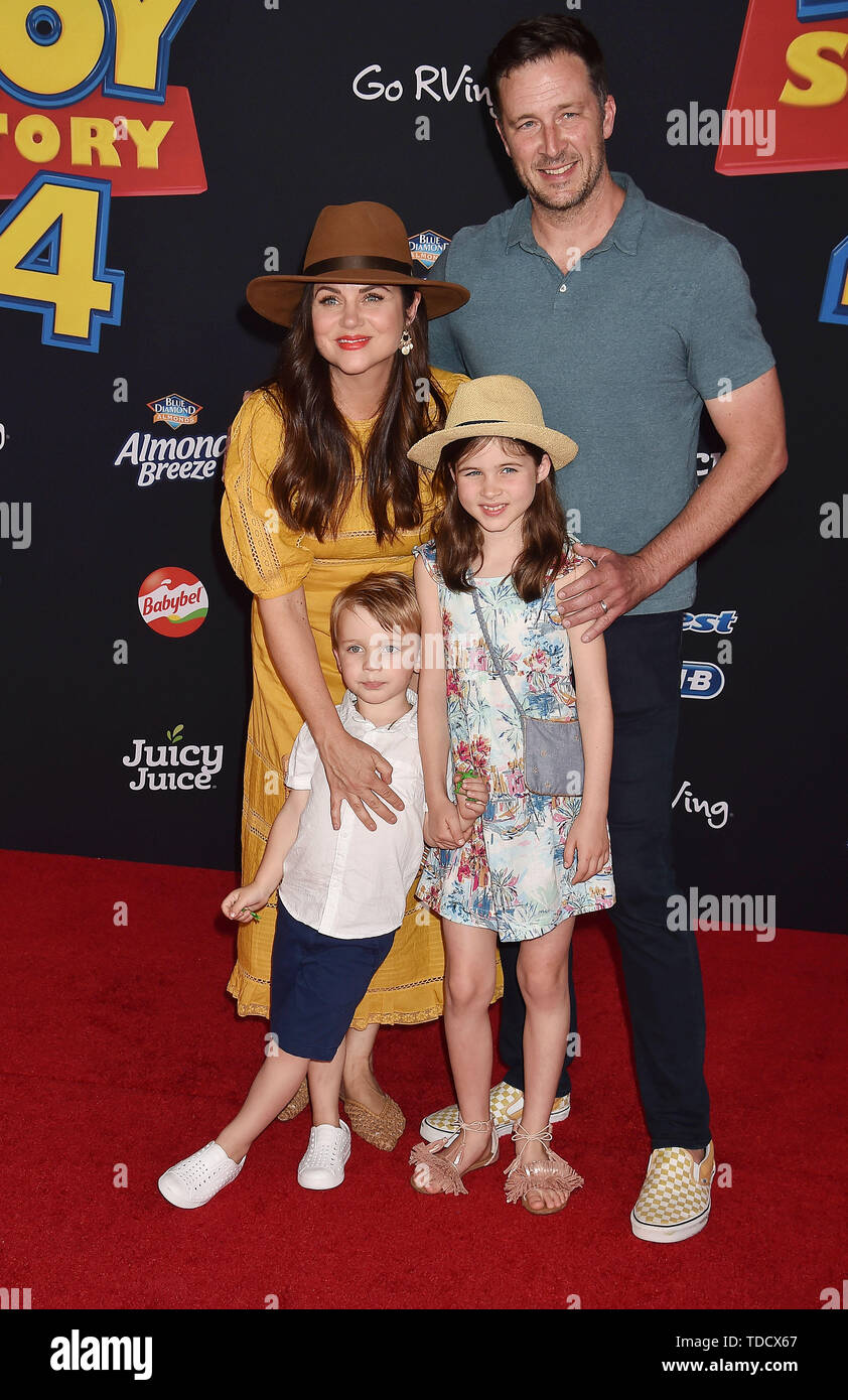 HOLLYWOOD, CA - JUNE 11: Tiffani Thiessen, Brady Smith, Harper Renn ...