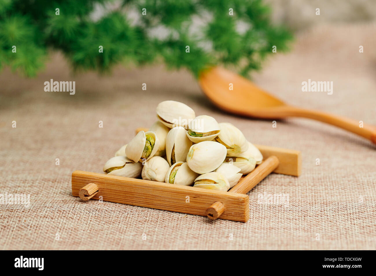 Pistachios pictures hi-res stock photography and images - Alamy