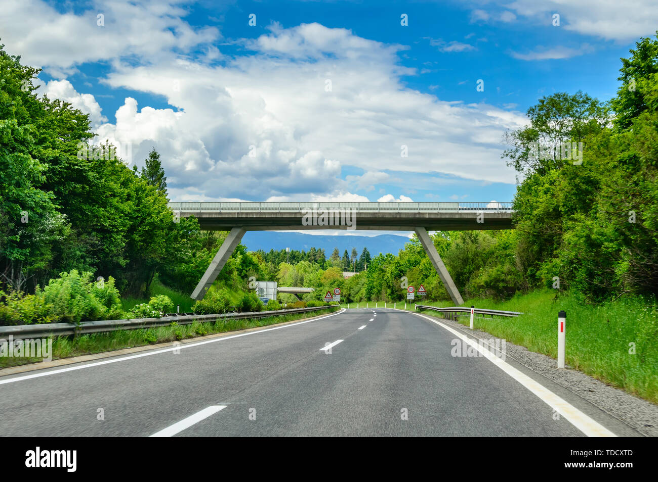 Empty freeway bridge hi-res stock photography and images - Alamy