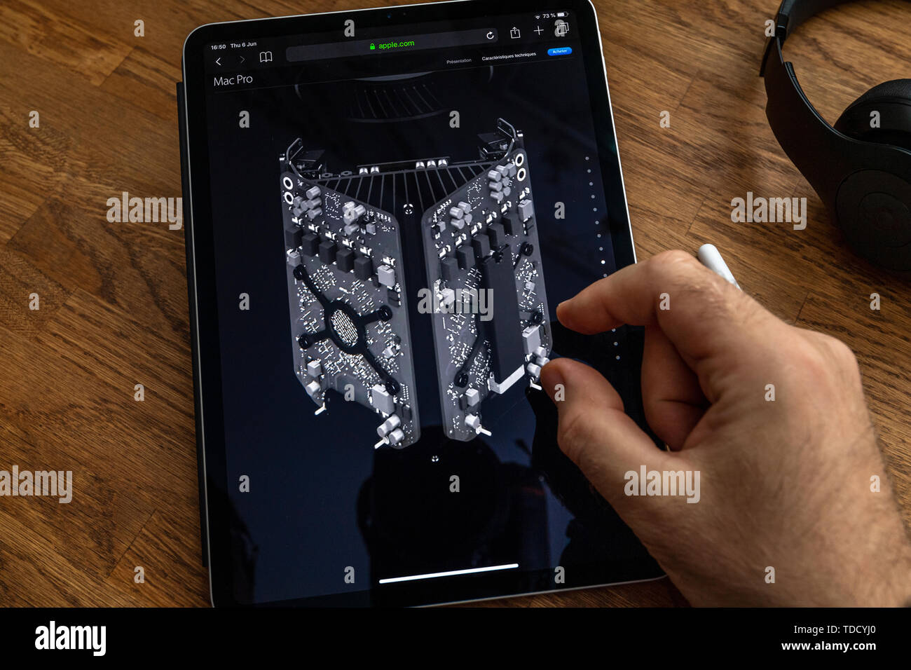 Motherboard apple hi-res stock photography and images - Alamy