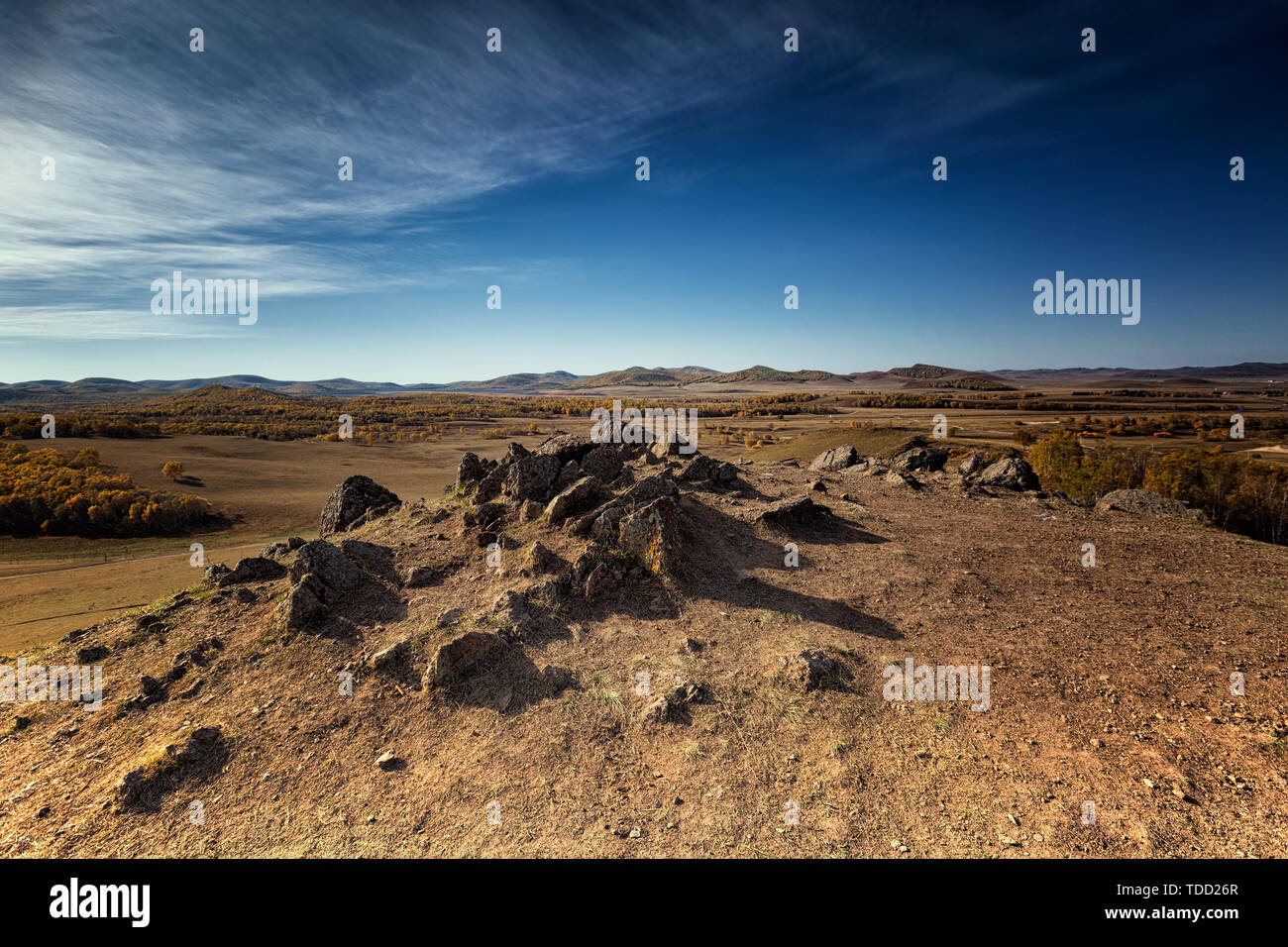Rocks in the prairie Stock Photo - Alamy