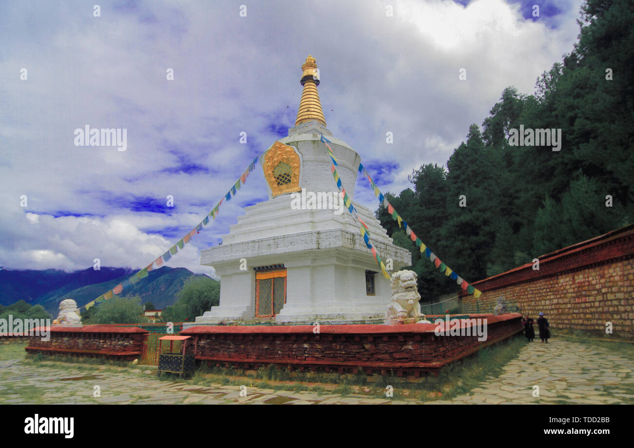 Scenery of China's Tibetan Plateau Stock Photo - Alamy