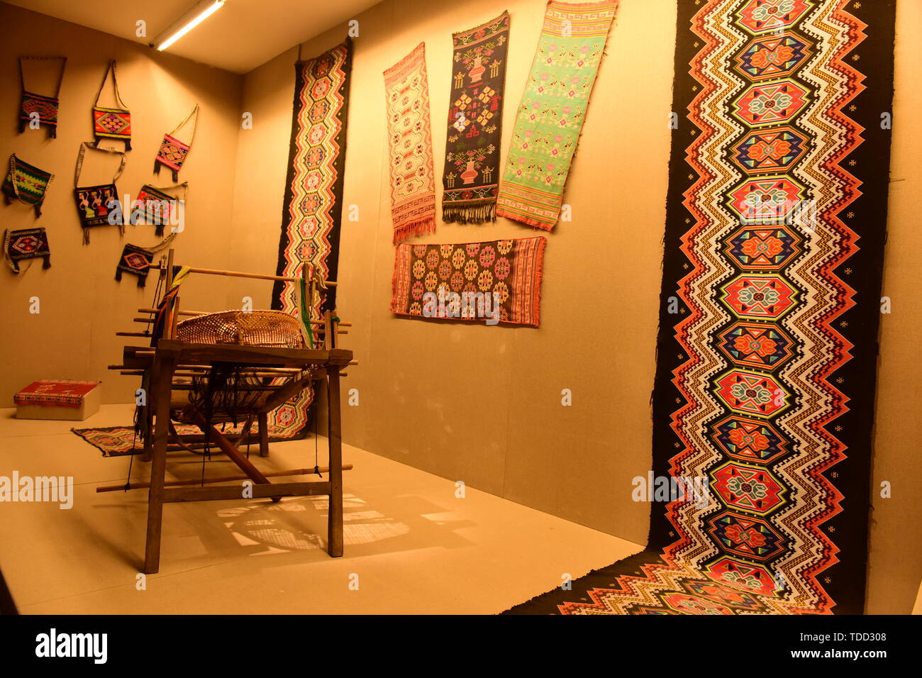 Traditional ancient weaving machines hi-res stock photography and ...