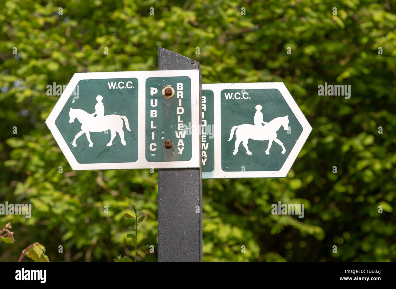 Signs on public rights of way hi-res stock photography and images - Alamy