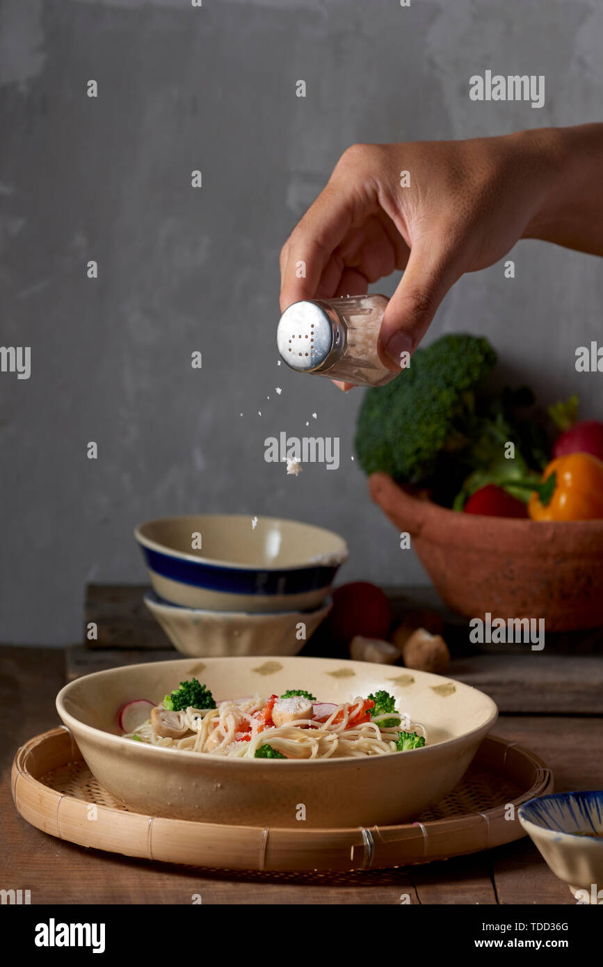 Sprinkle salt plate hi-res stock photography and images - Alamy