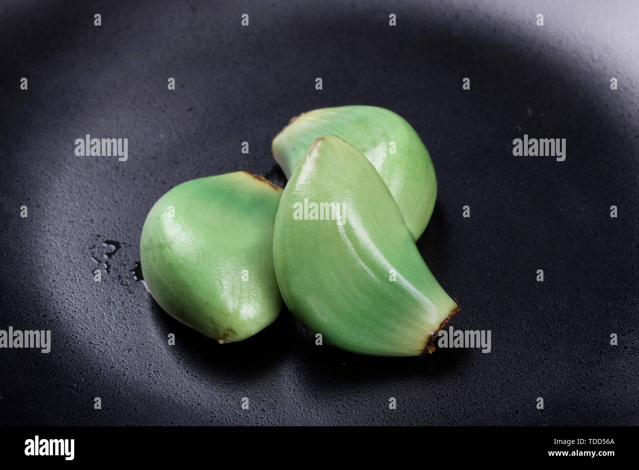 Garlic valves hi-res stock photography and images - Alamy