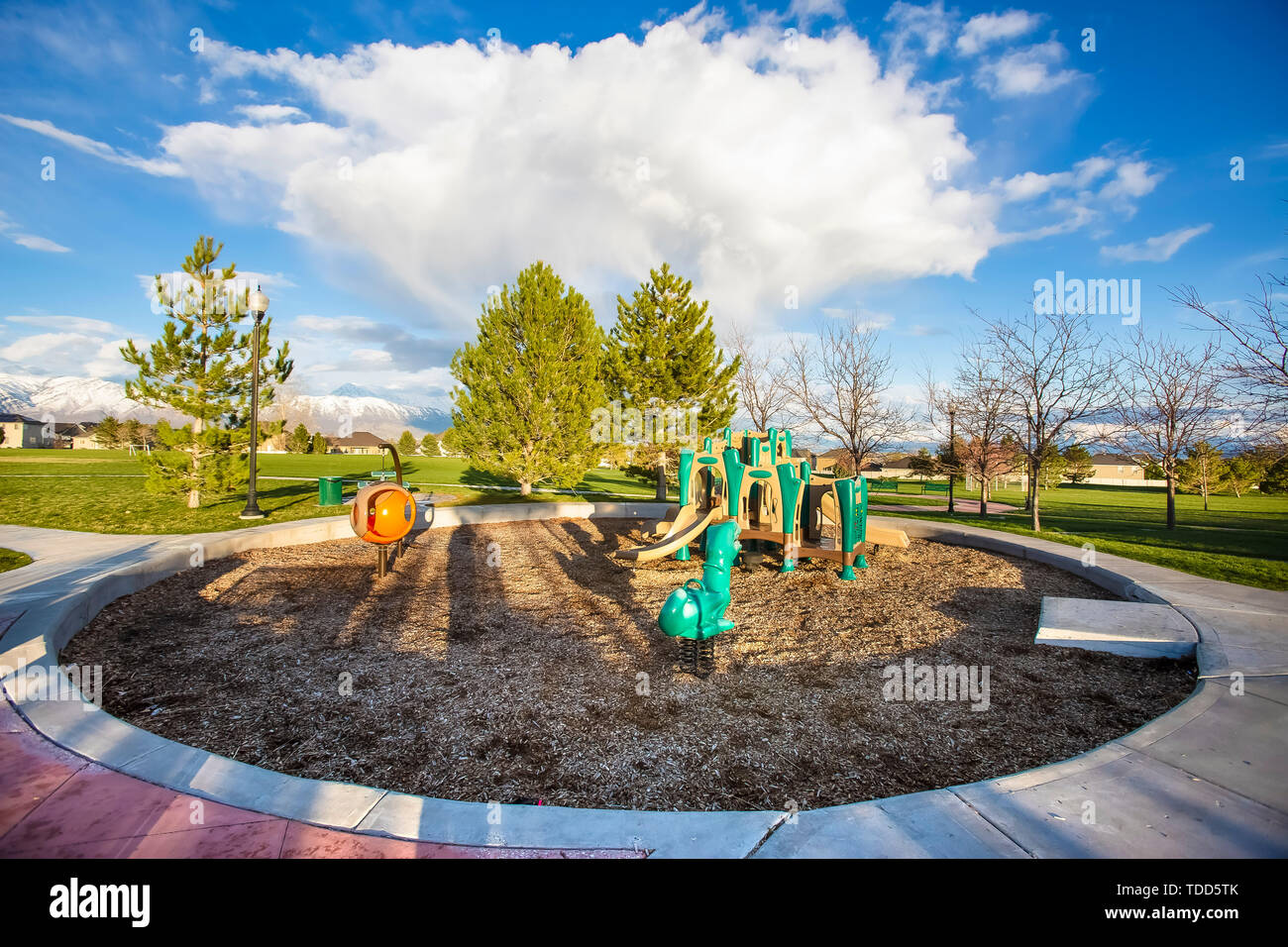 Circular pathway hi-res stock photography and images - Alamy