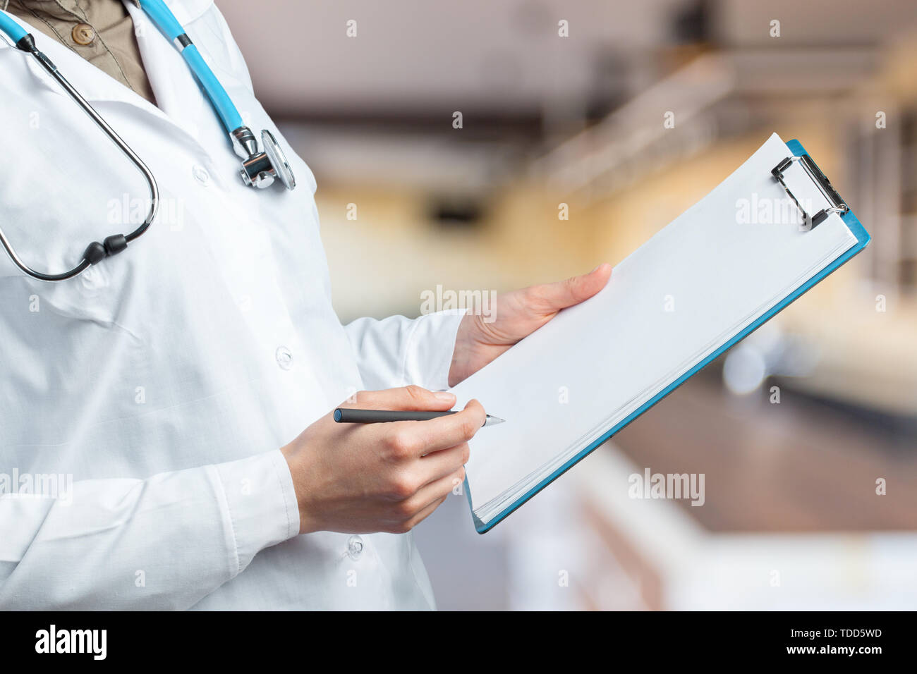 Hands of medical doctor Stock Photo - Alamy
