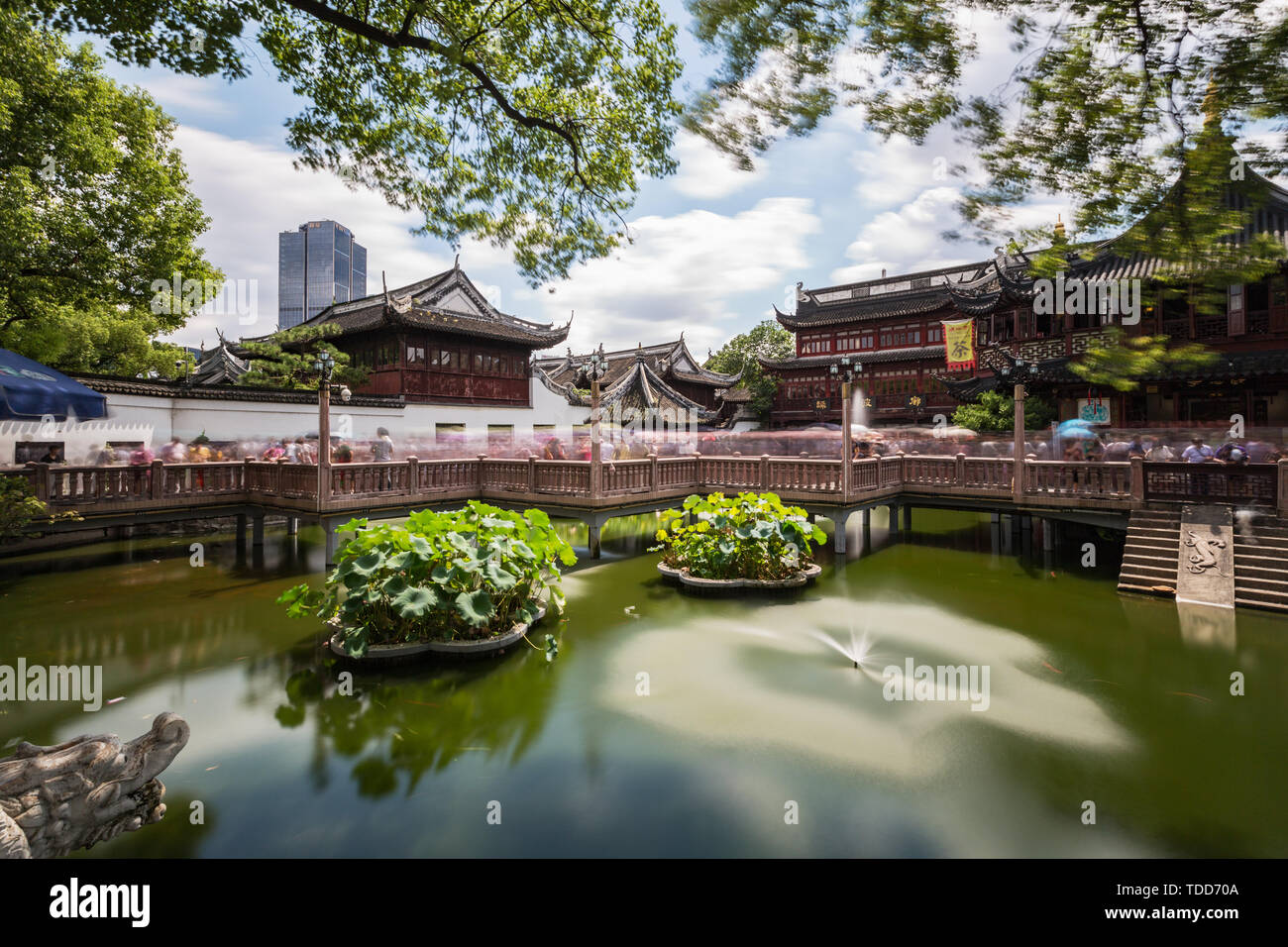 Shanghai Chenghuang Temple scenery Stock Photo - Alamy