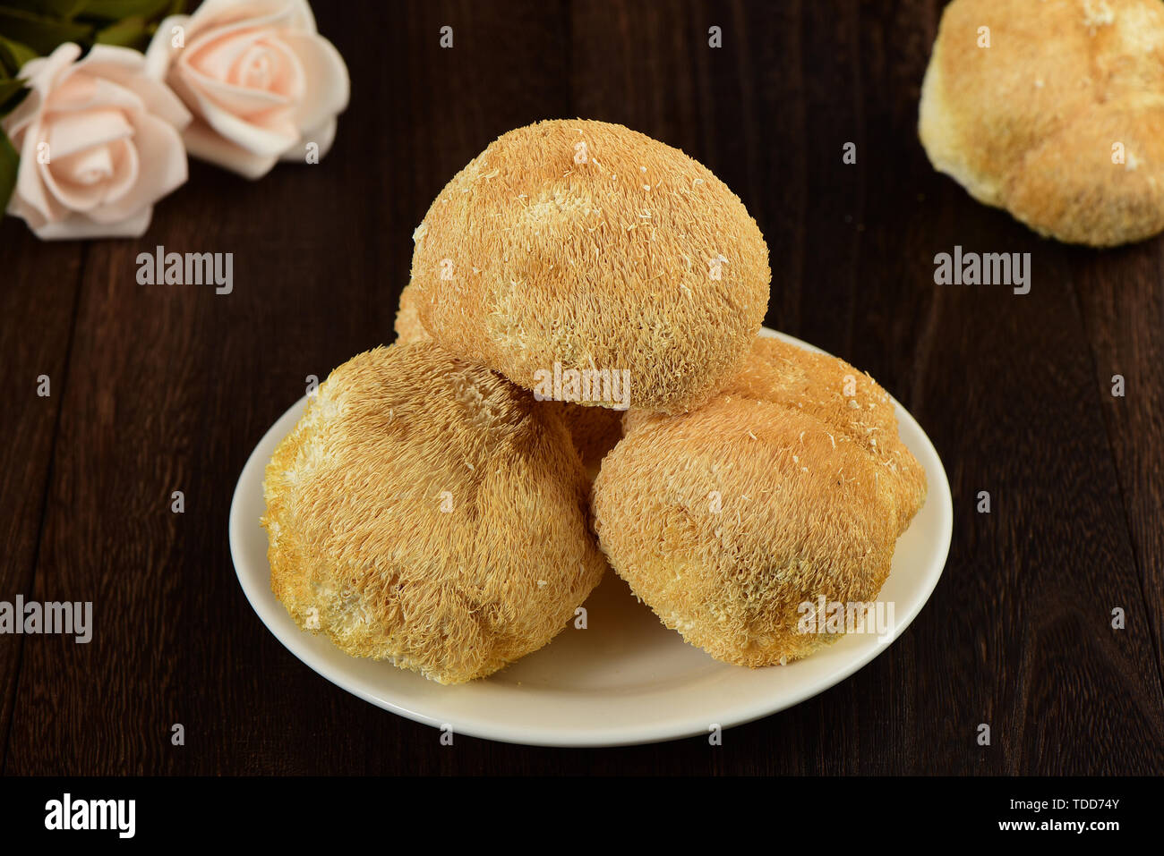 Monkey head mushrooms hi-res stock photography and images - Alamy