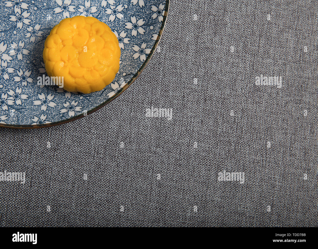 Color mooncakes hi-res stock photography and images - Alamy