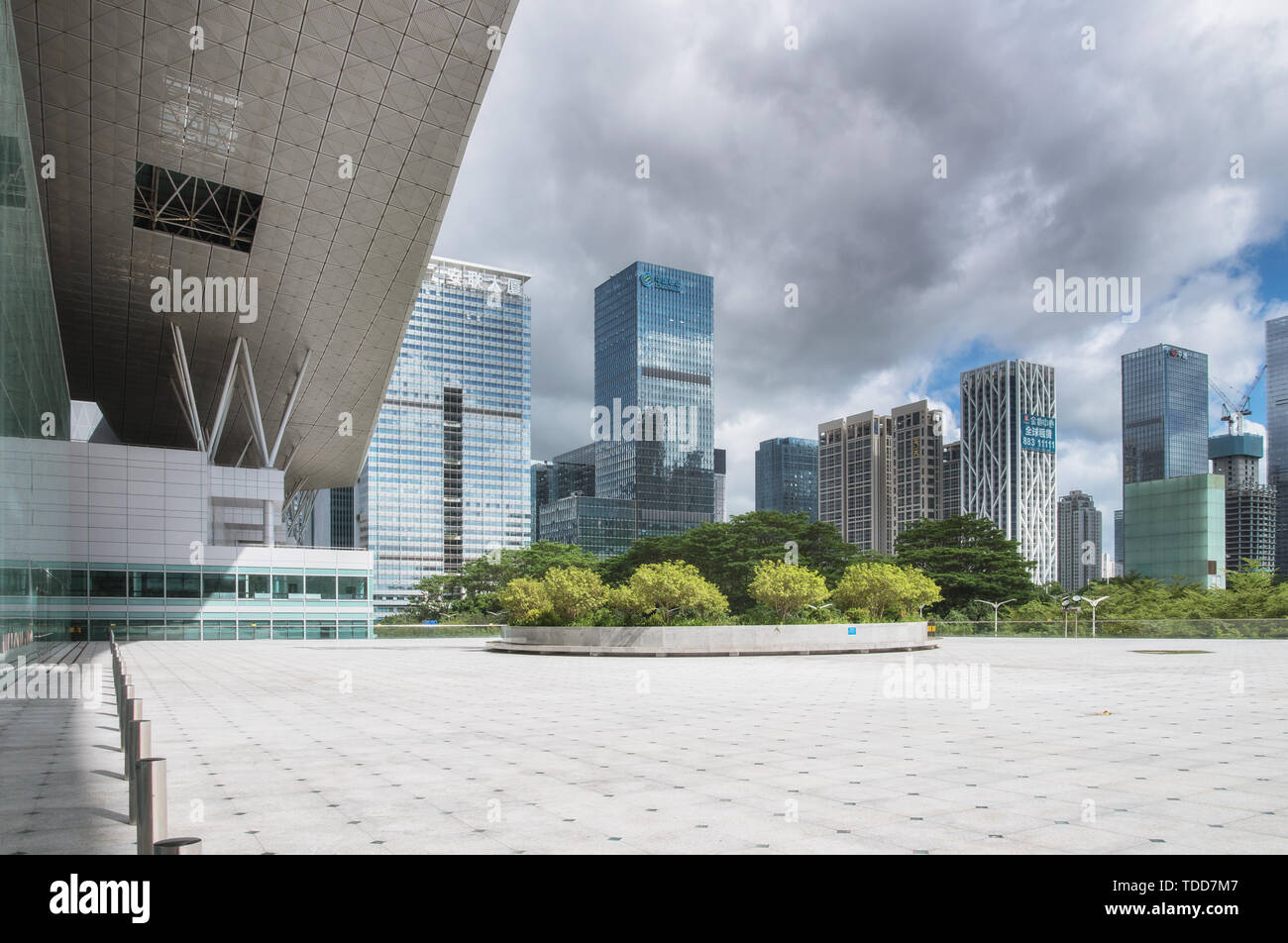 Shenzhen Futian cbd building block blue sky white clouds sunshine ...