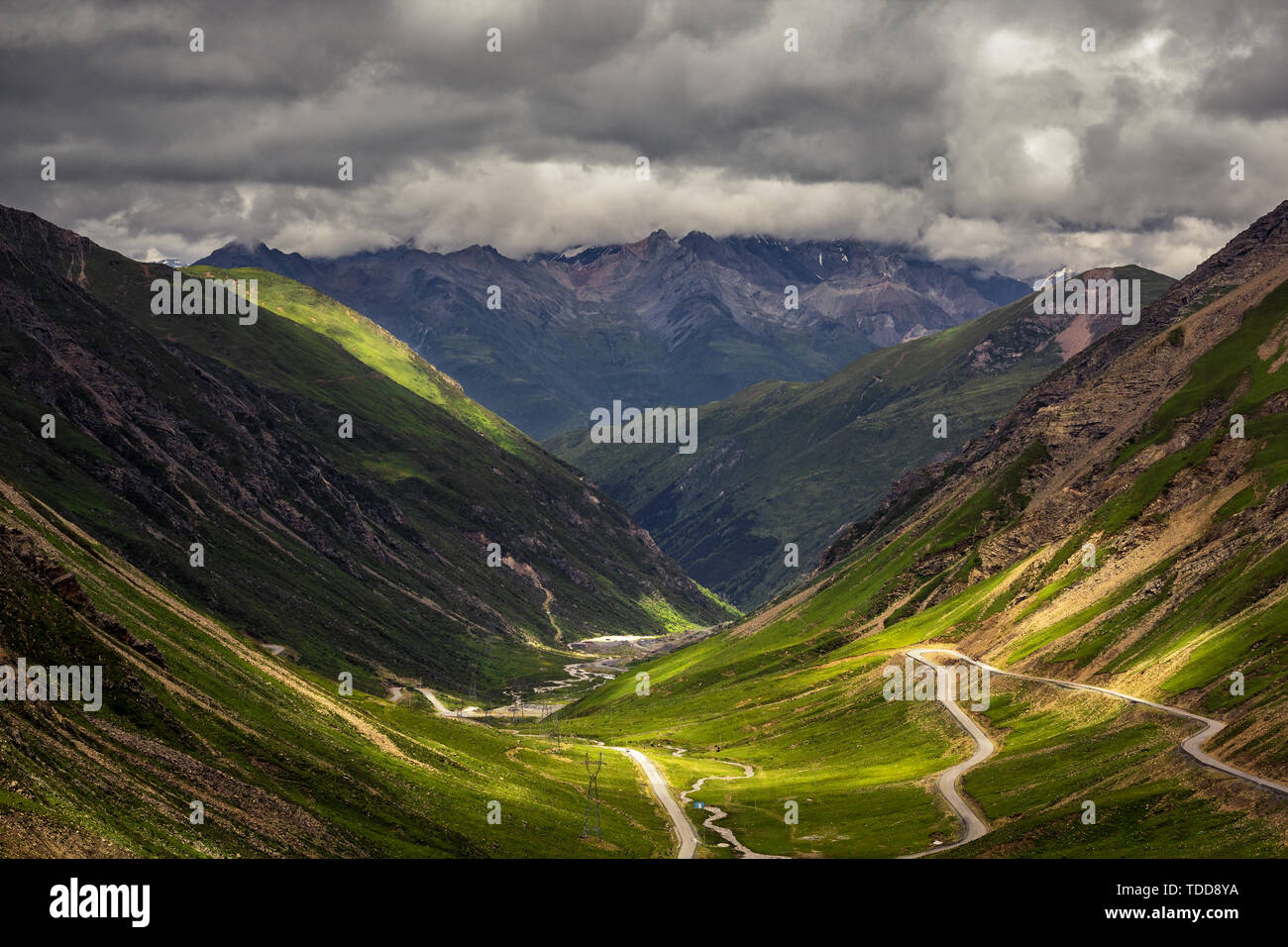 Balang Mountain High Resolution Stock Photography and Images - Alamy
