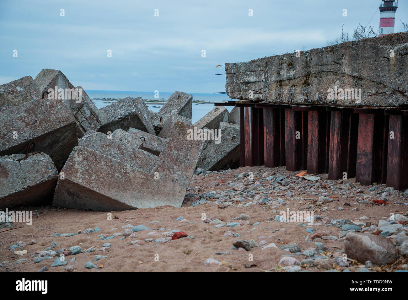 Rubble sky hi-res stock photography and images - Alamy