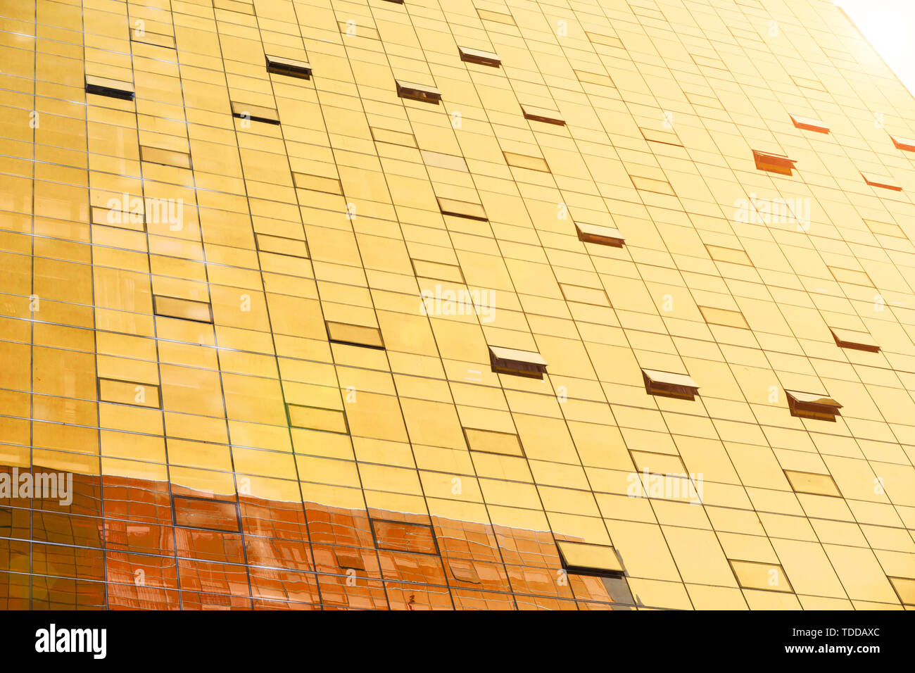 Modern commercial building Stock Photo - Alamy