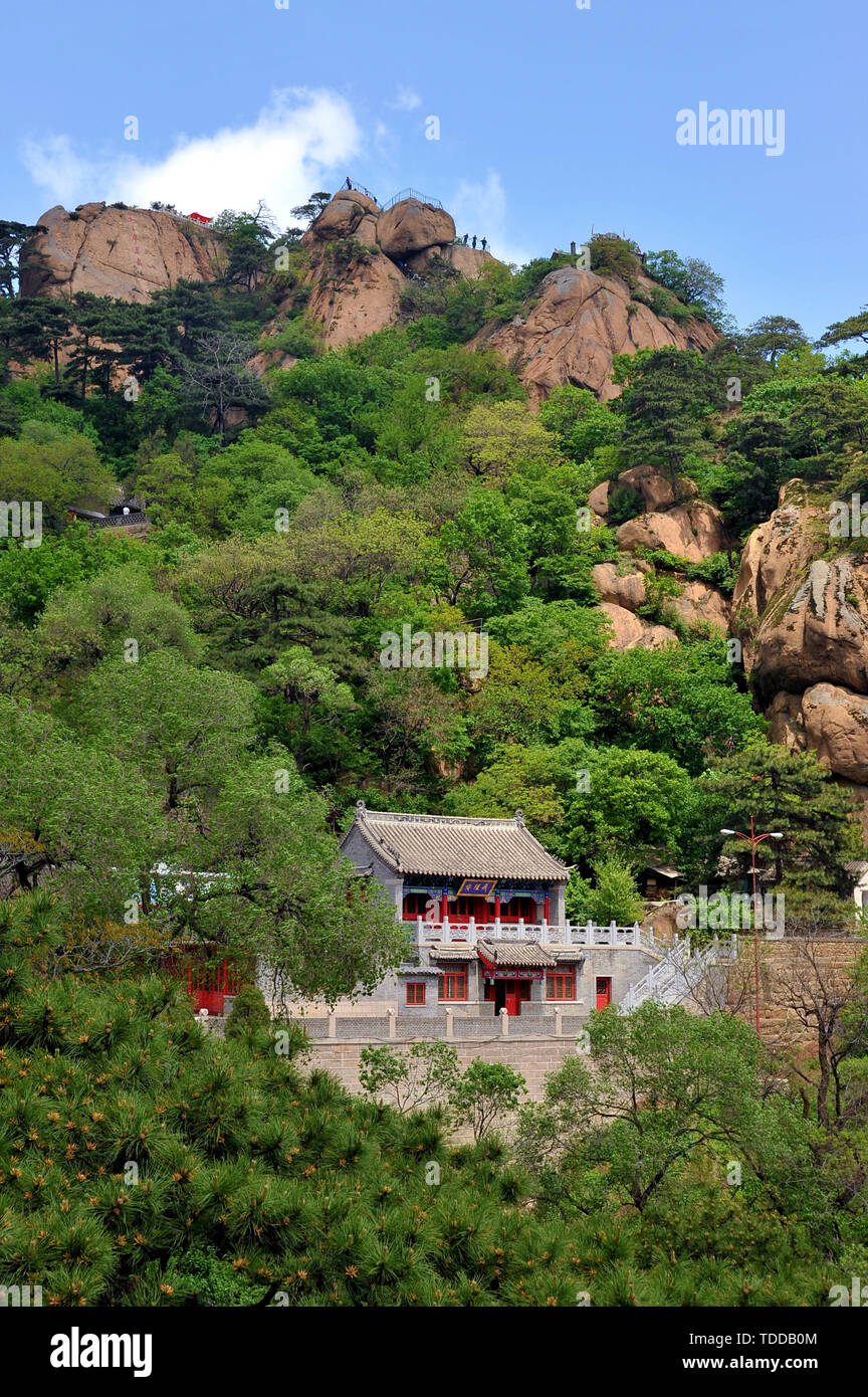 Ji cui mountain hi-res stock photography and images - Alamy