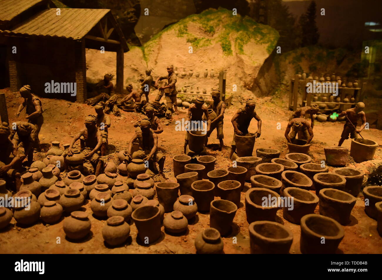 Pottery making sculpture museum hi-res stock photography and images - Alamy