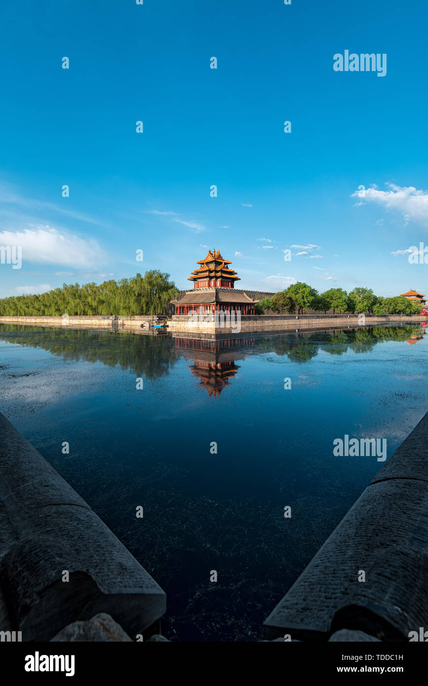 Corner time hi-res stock photography and images - Alamy