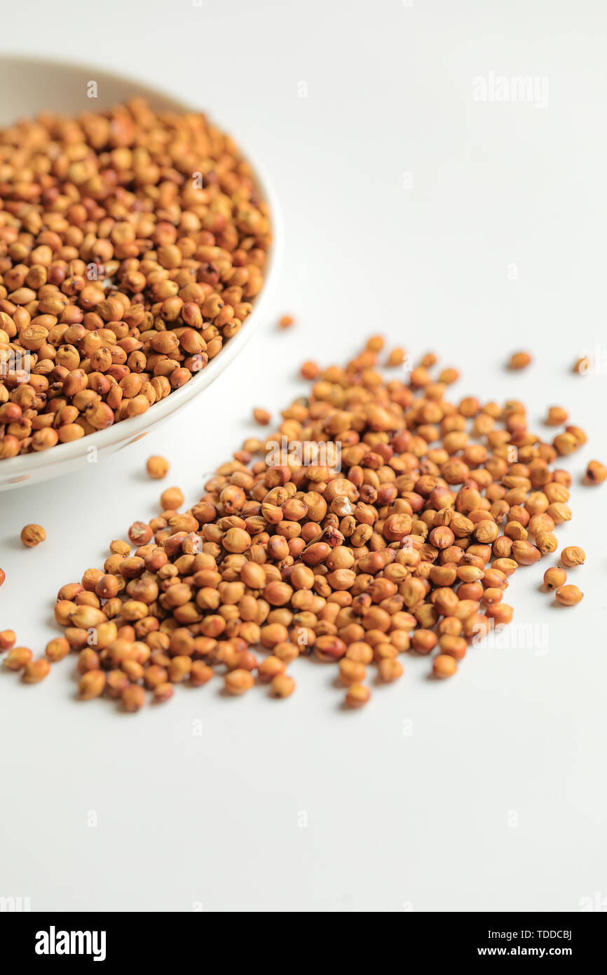 Shell off grain hi-res stock photography and images - Alamy