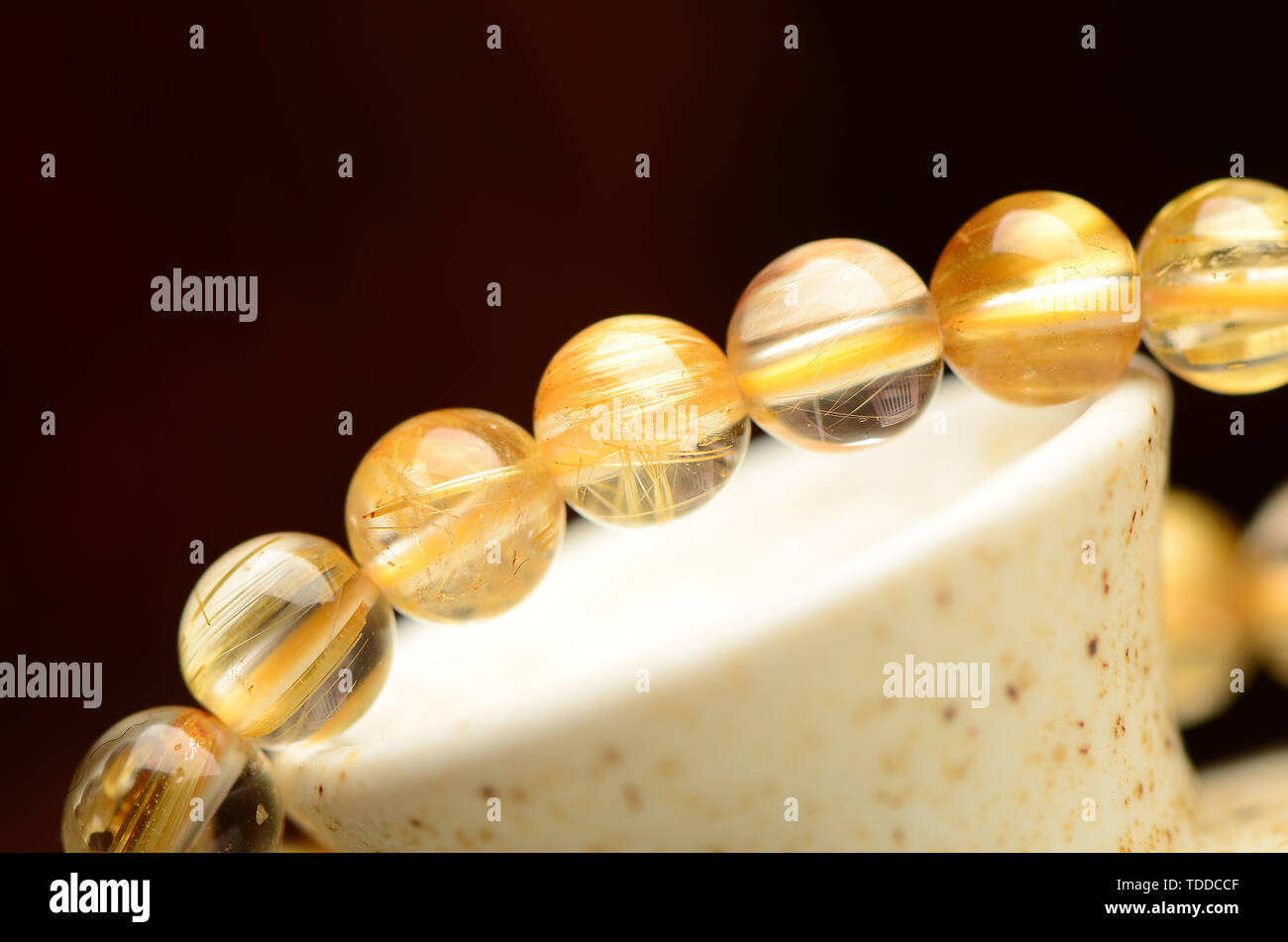 Gold hair crystal hair chain hi-res stock photography and images - Alamy