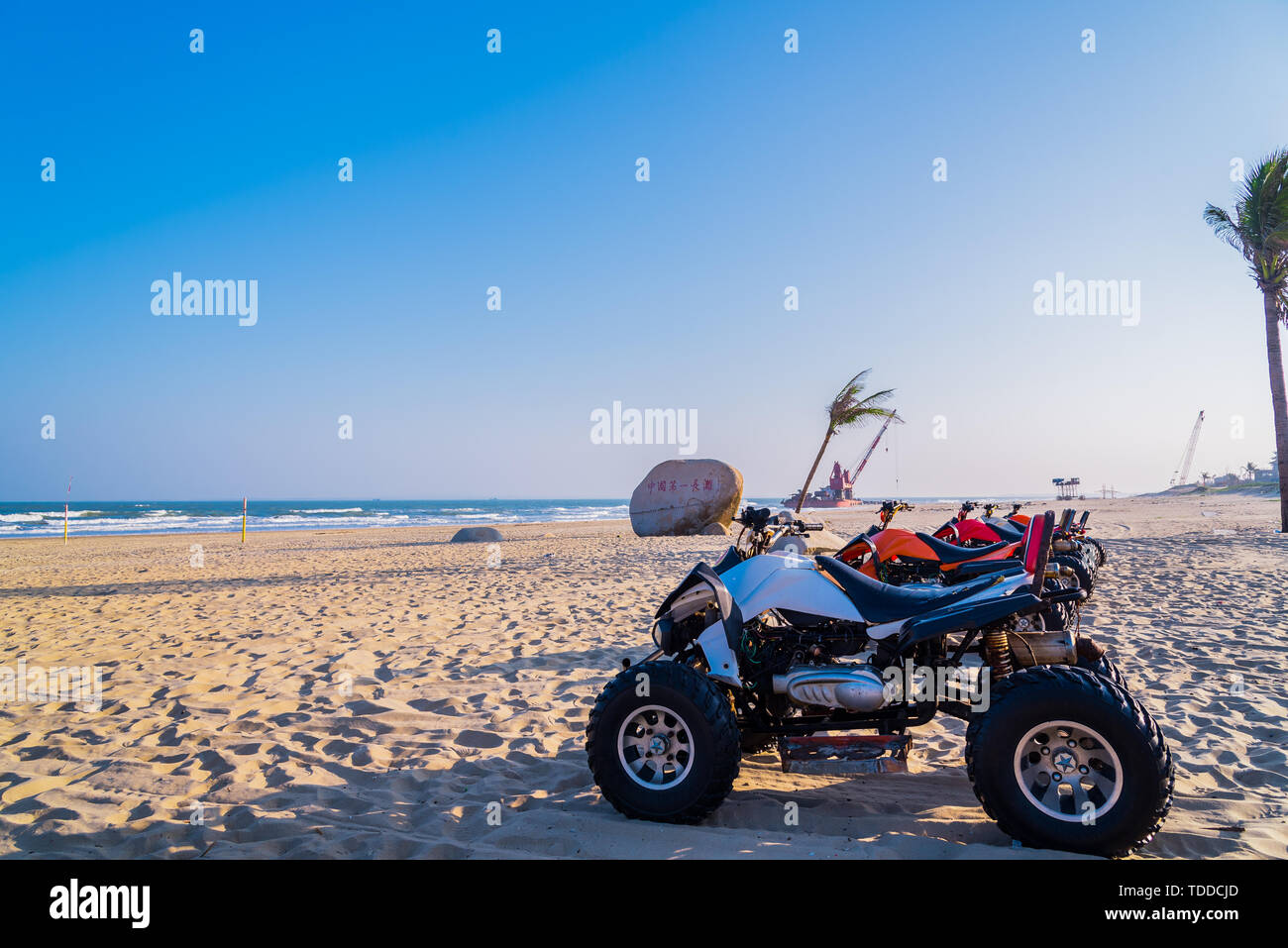 Motorcycle on beach blue sky hi-res stock photography and images - Alamy