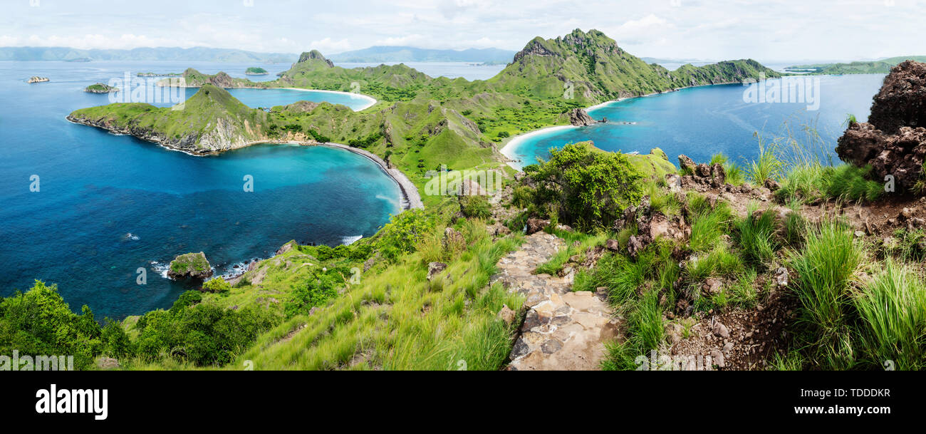 Palau Padar panorama with green hills in Komodo National Park, Flores ...