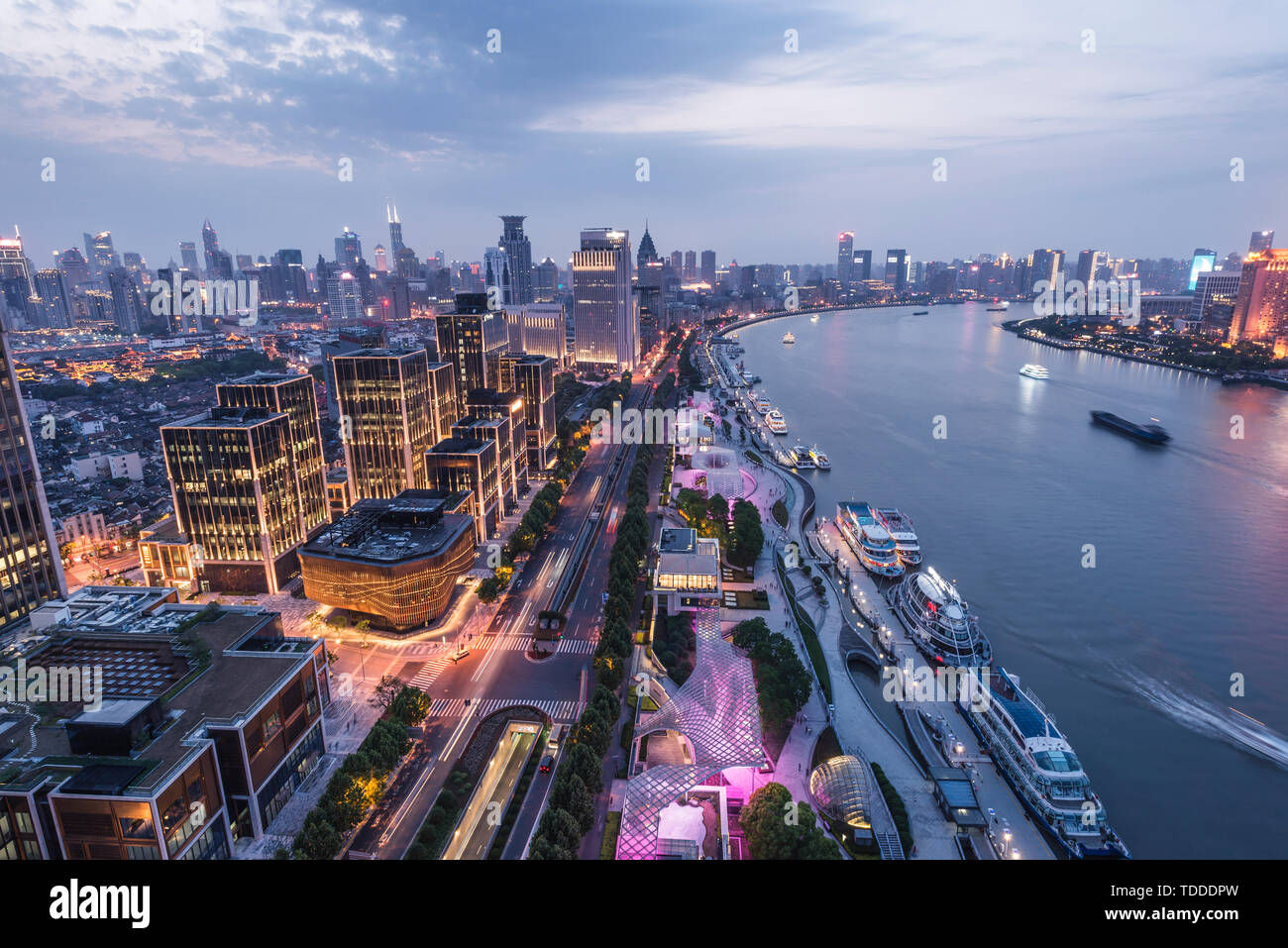 Commercial and financial rivers hi-res stock photography and images - Alamy