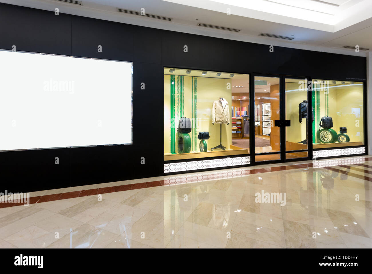Inside mall storefront windows hi-res stock photography and images - Alamy