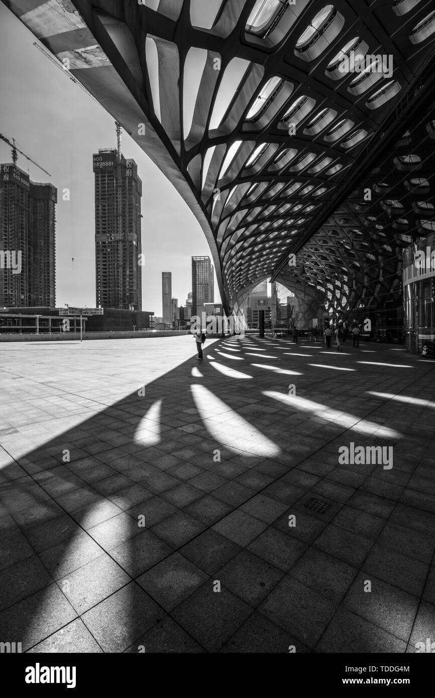 Monochrome building geometry Stock Photo - Alamy