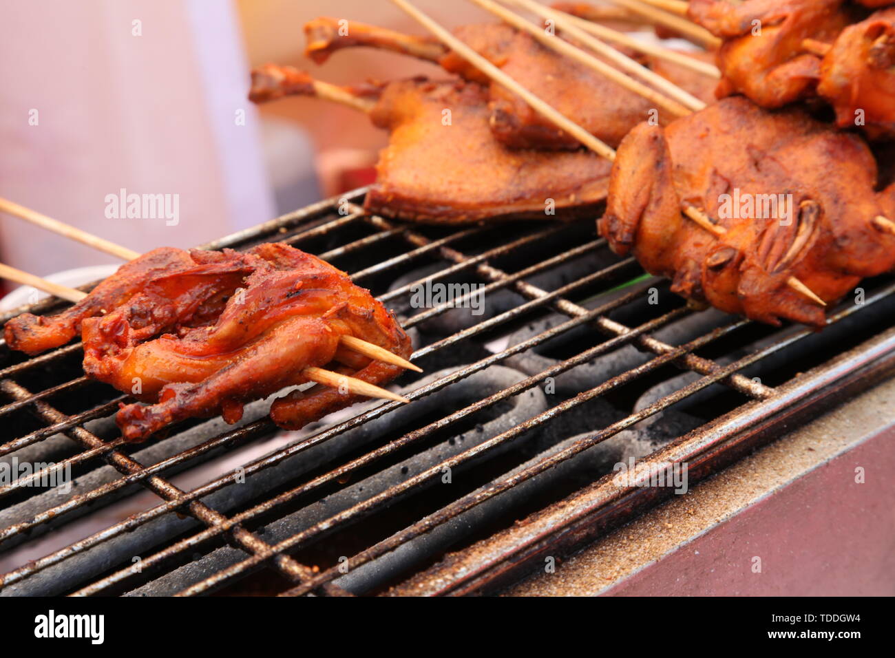 Roast pigeon hi-res stock photography and images - Alamy
