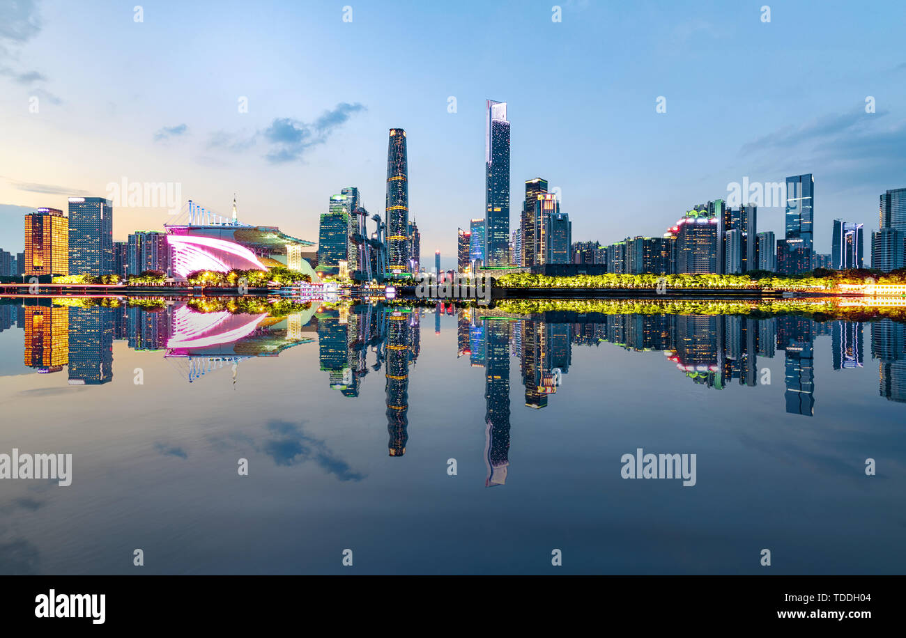 Panoramic view of Guangzhou Pearl River Stock Photo - Alamy