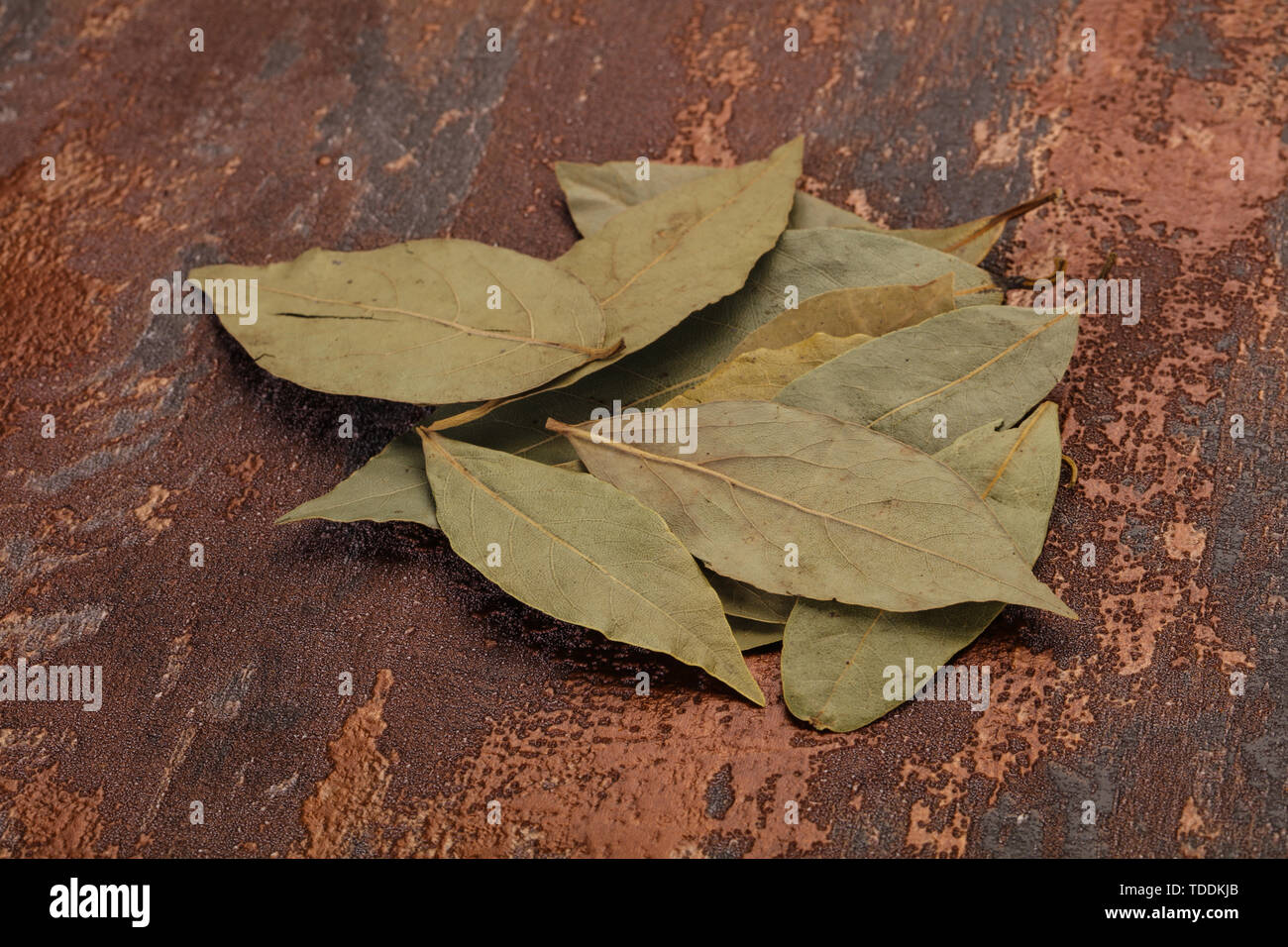 Dry laurel leaves - ready for cooking Stock Photo - Alamy
