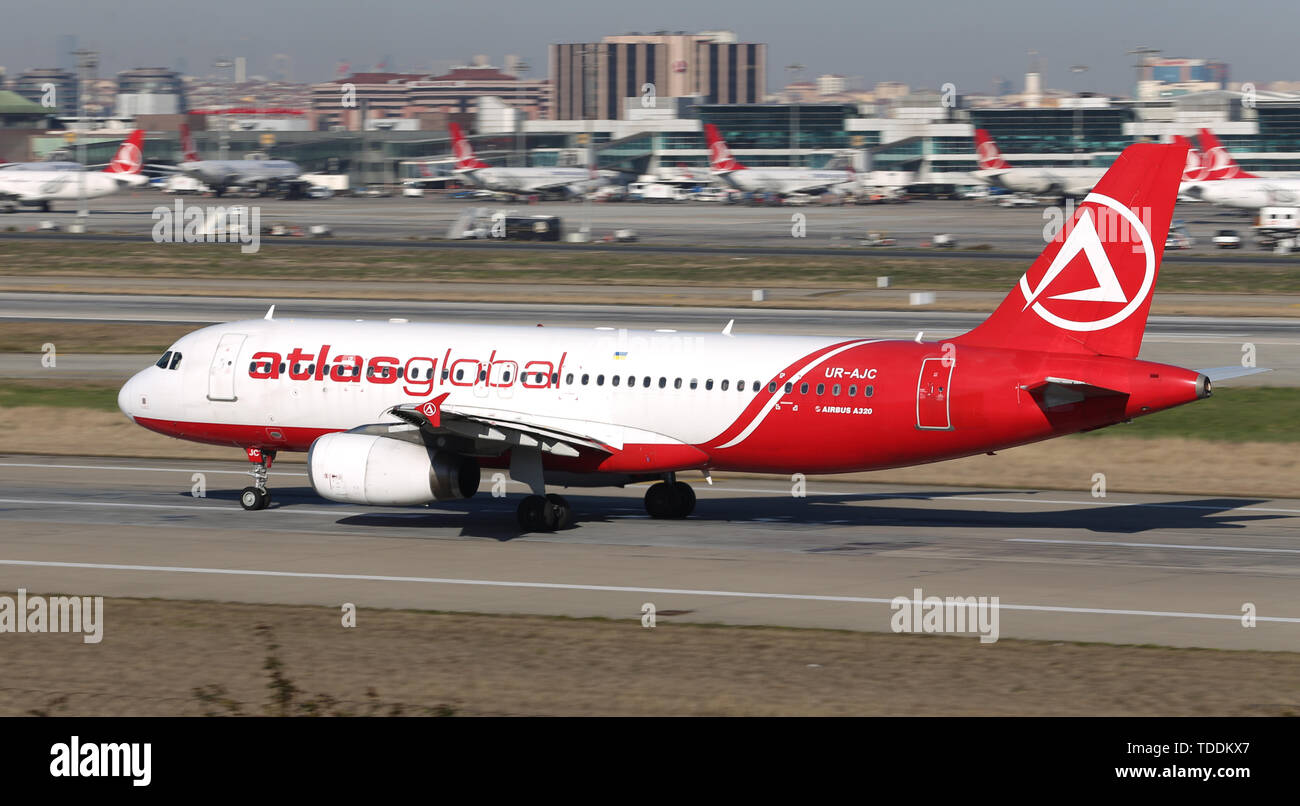 Atlasjet a320 plane hi-res stock photography and images - Alamy