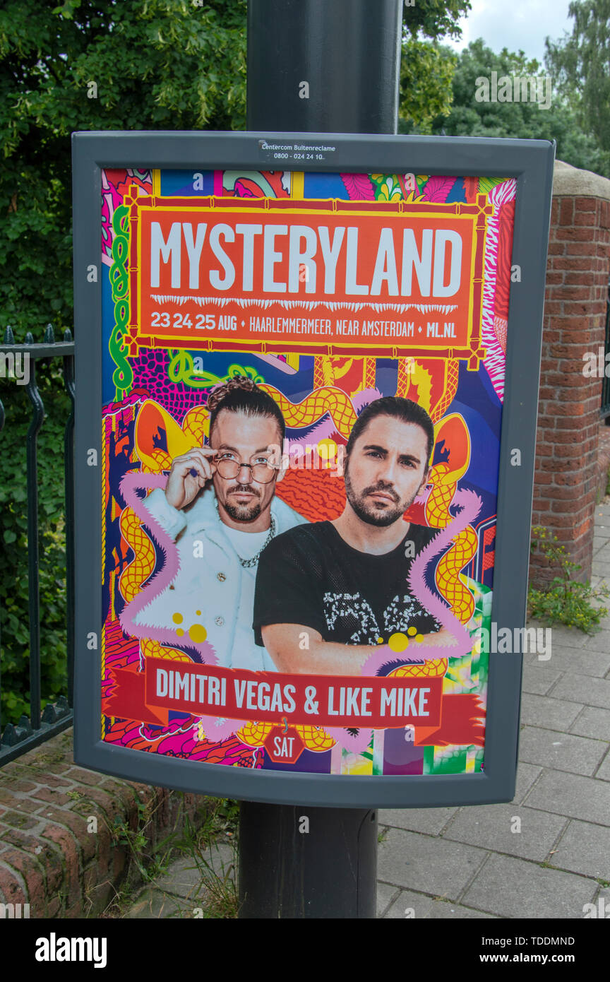 Like mike poster hi-res stock photography and images - Alamy