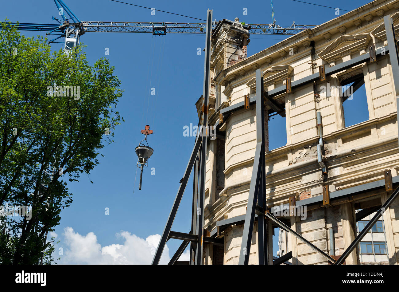 Big lifting crane in the construction site Stock Photo - Alamy