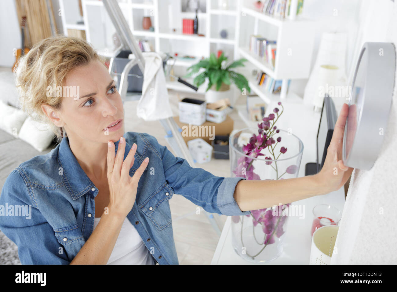 Woman doing diy hi-res stock photography and images - Alamy