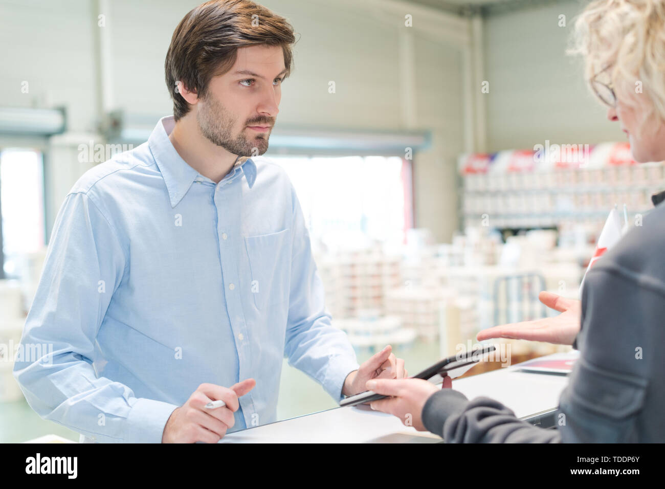 Man stare at woman agressive hi-res stock photography and images - Alamy