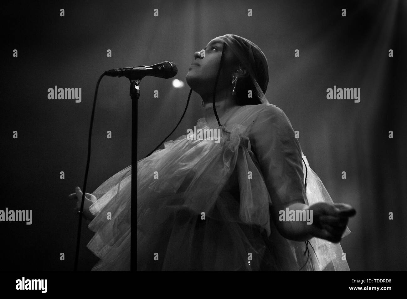 Kenyan singer hi-res stock photography and images - Alamy