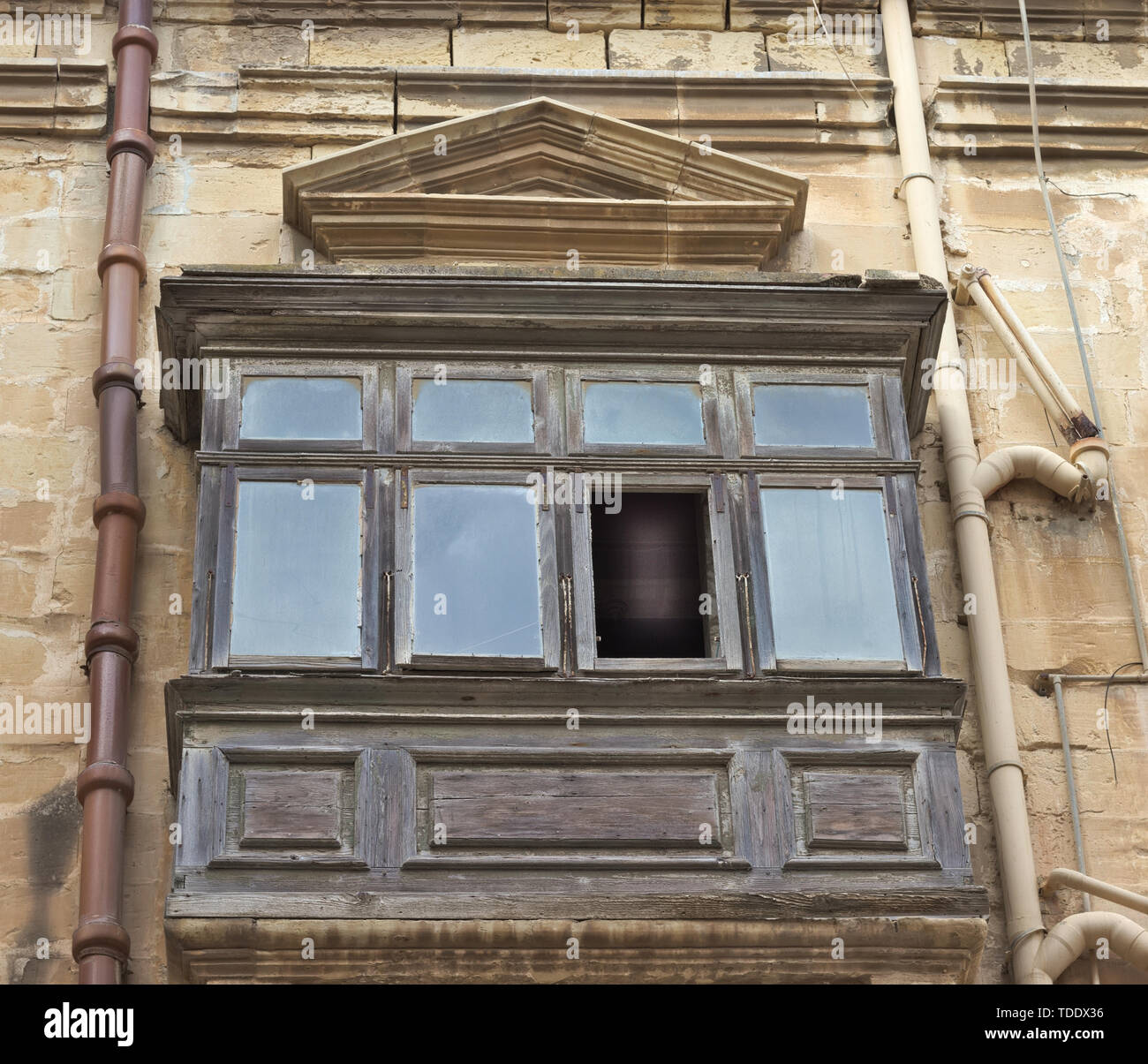 Typical Maltese covered balcony in Valletta Stock Photo - Alamy