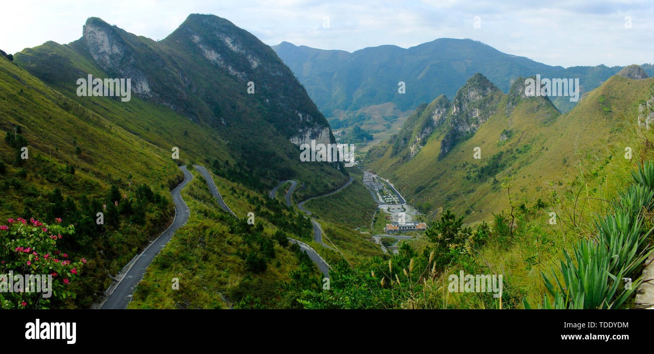The first bend of the Hongshui River (also known as Turtle Mountain) is ...