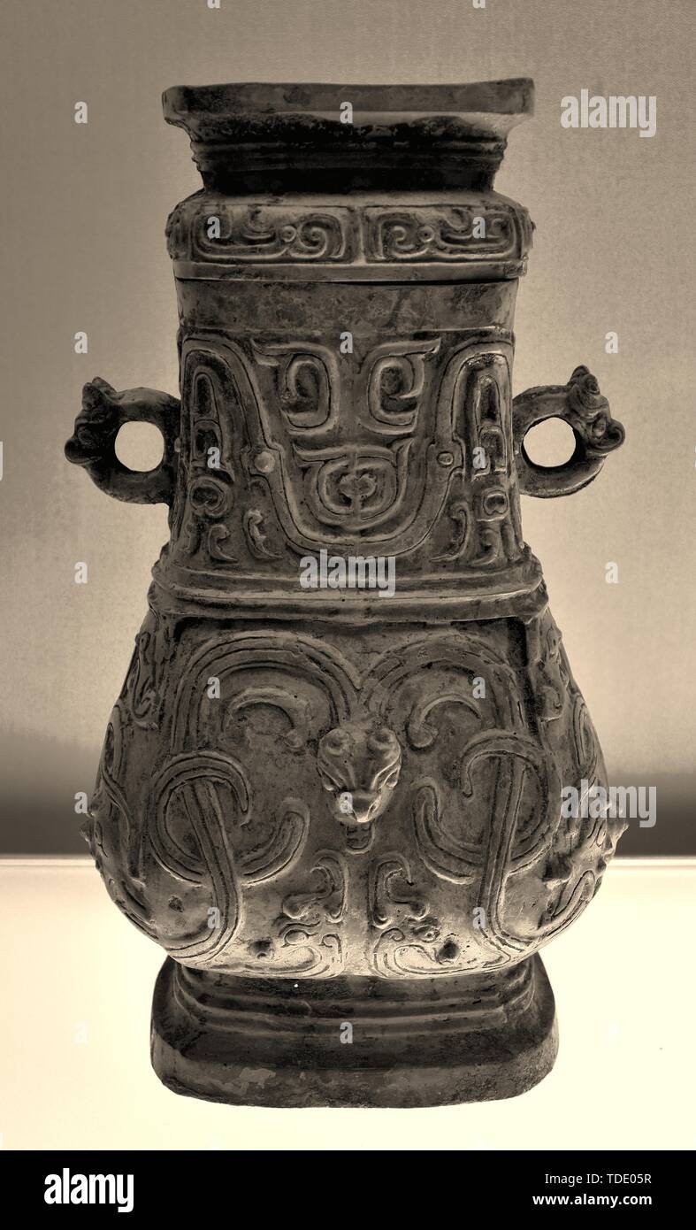 Bronzeware hi-res stock photography and images - Alamy