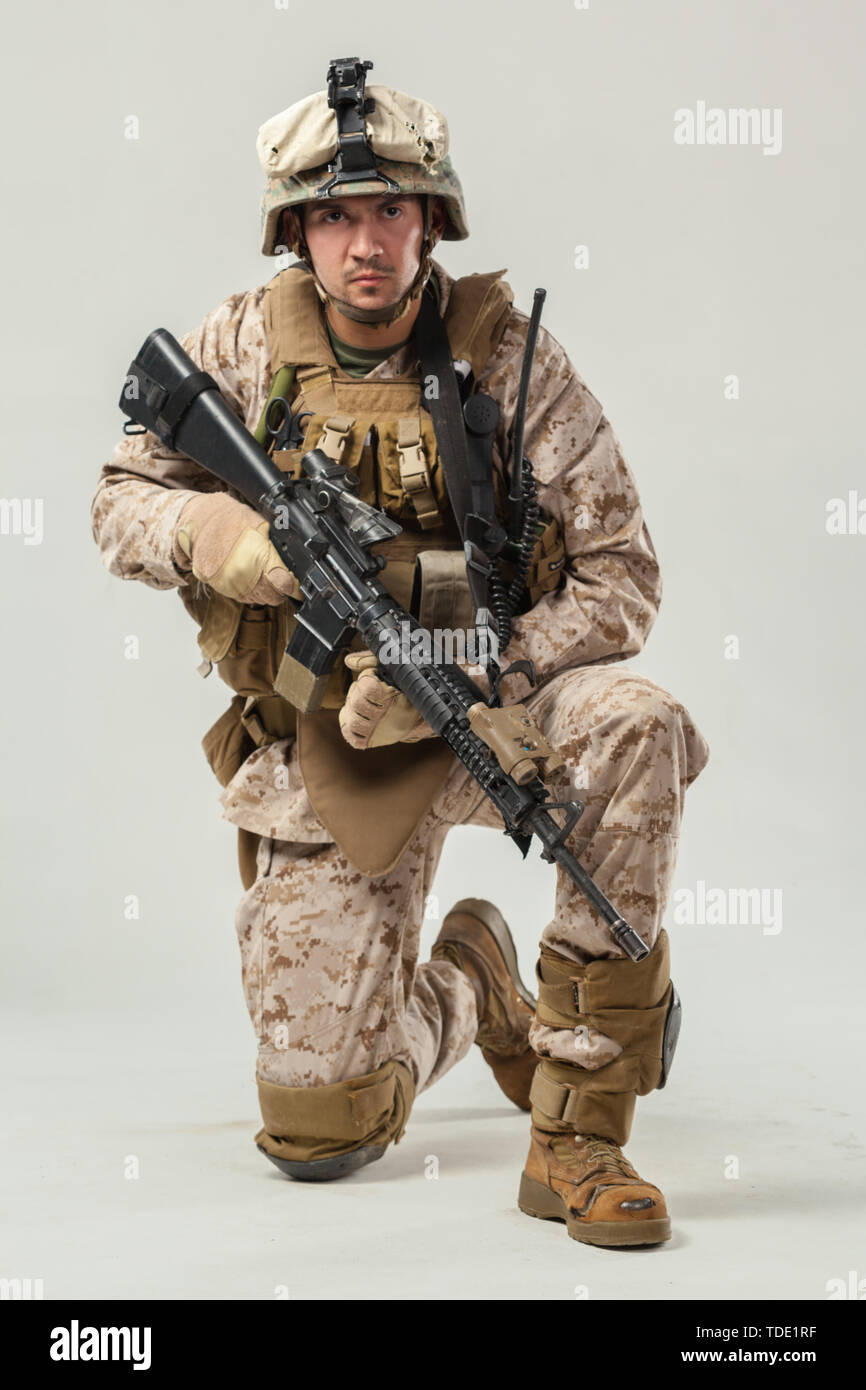 Desert storm us troops hi-res stock photography and images - Alamy