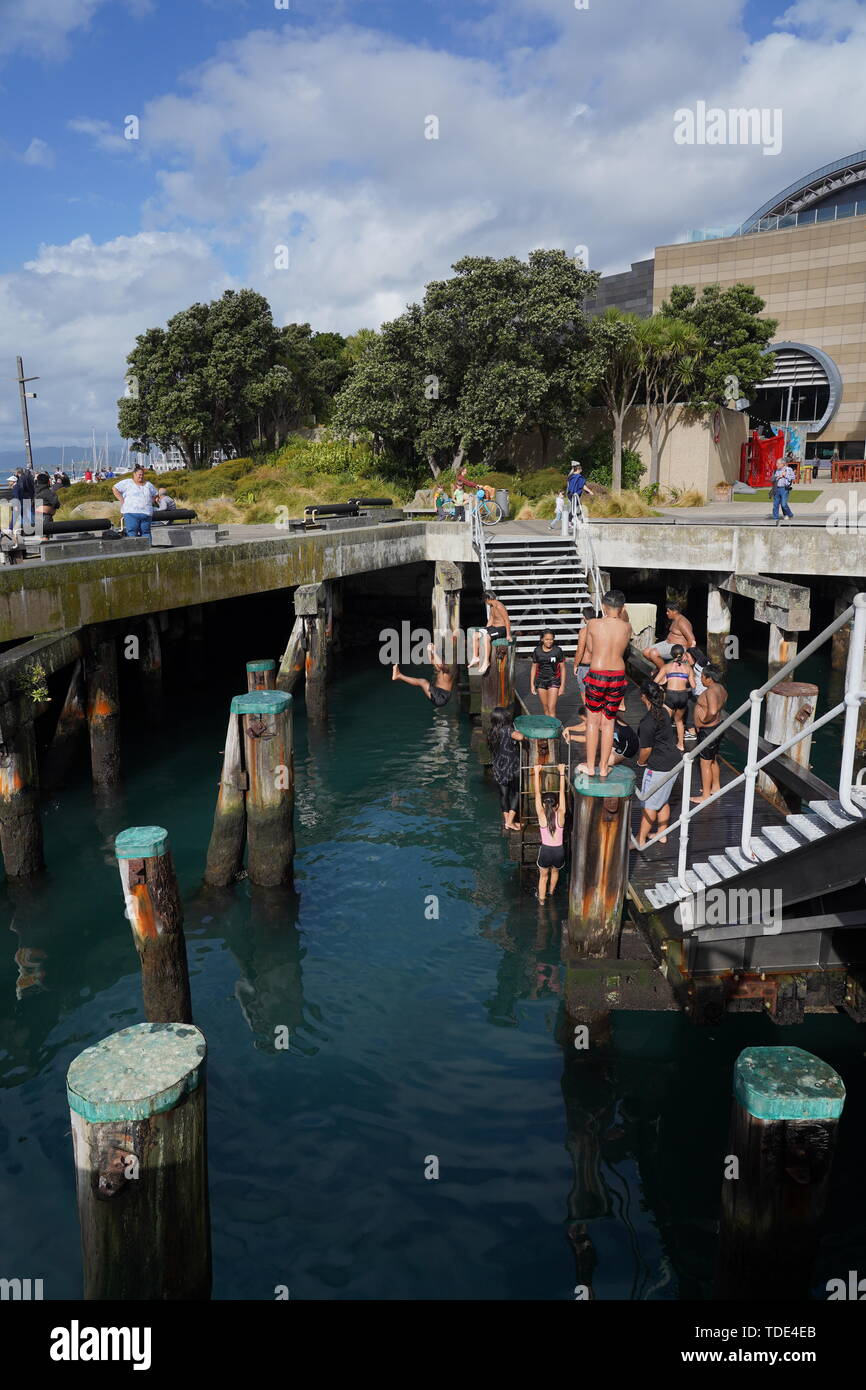Kids jumping in water hi-res stock photography and images - Alamy