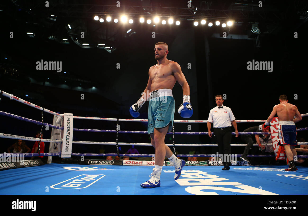 Light heavyweight bout first direct arena hi-res stock photography and ...