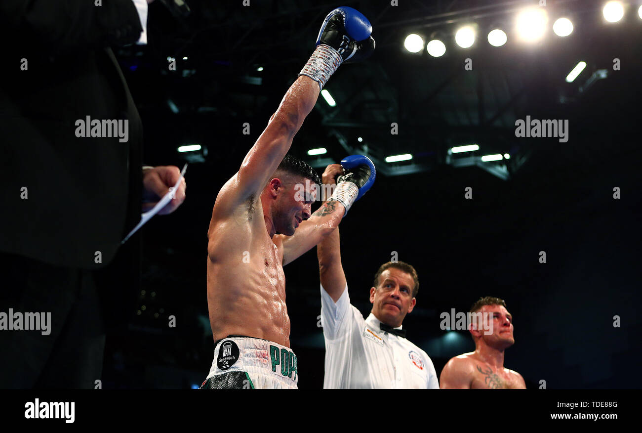 Mark Heffron (left) celebrates his win against Daniel Urbanski (right ...