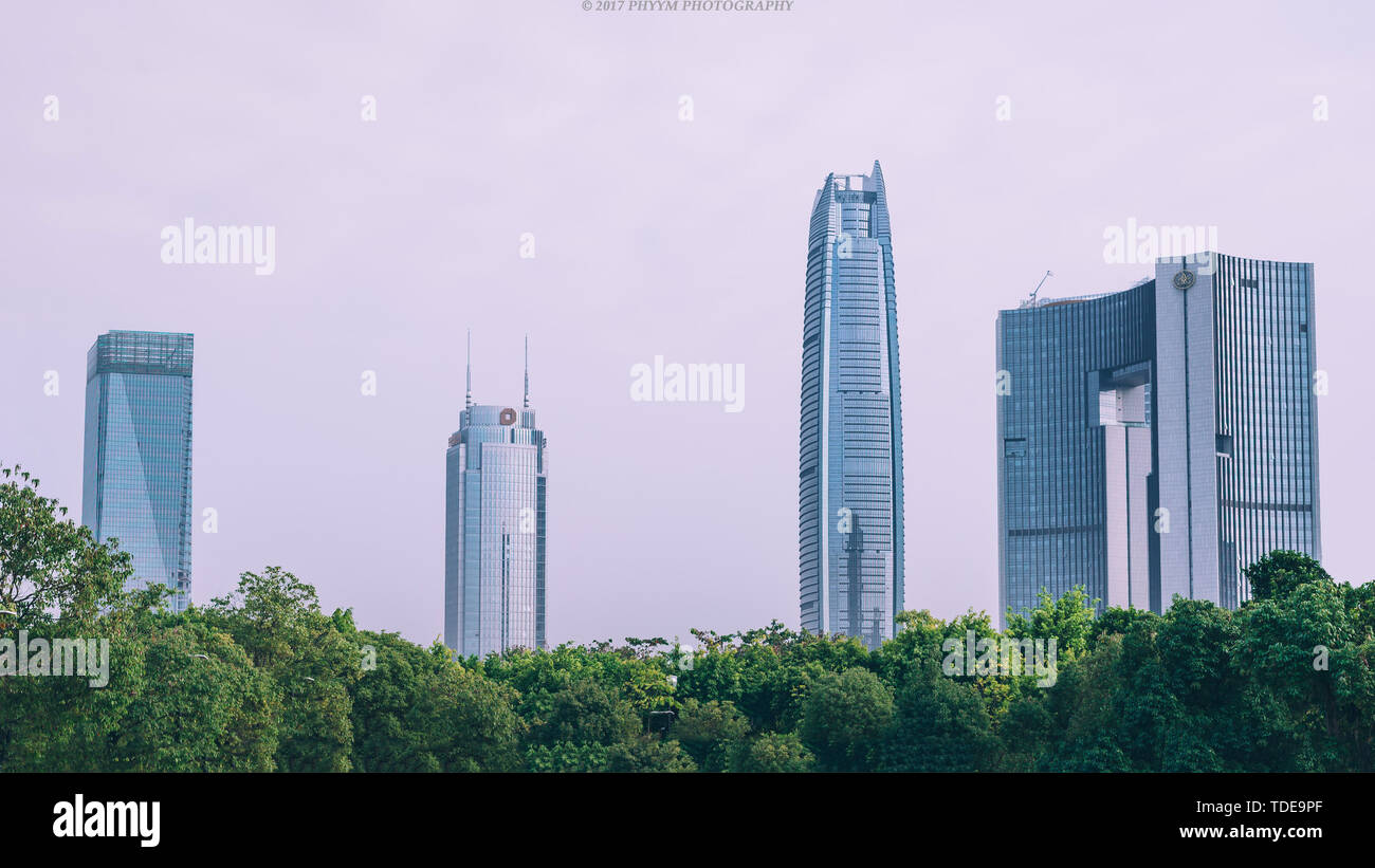Taller buildings hi-res stock photography and images - Alamy